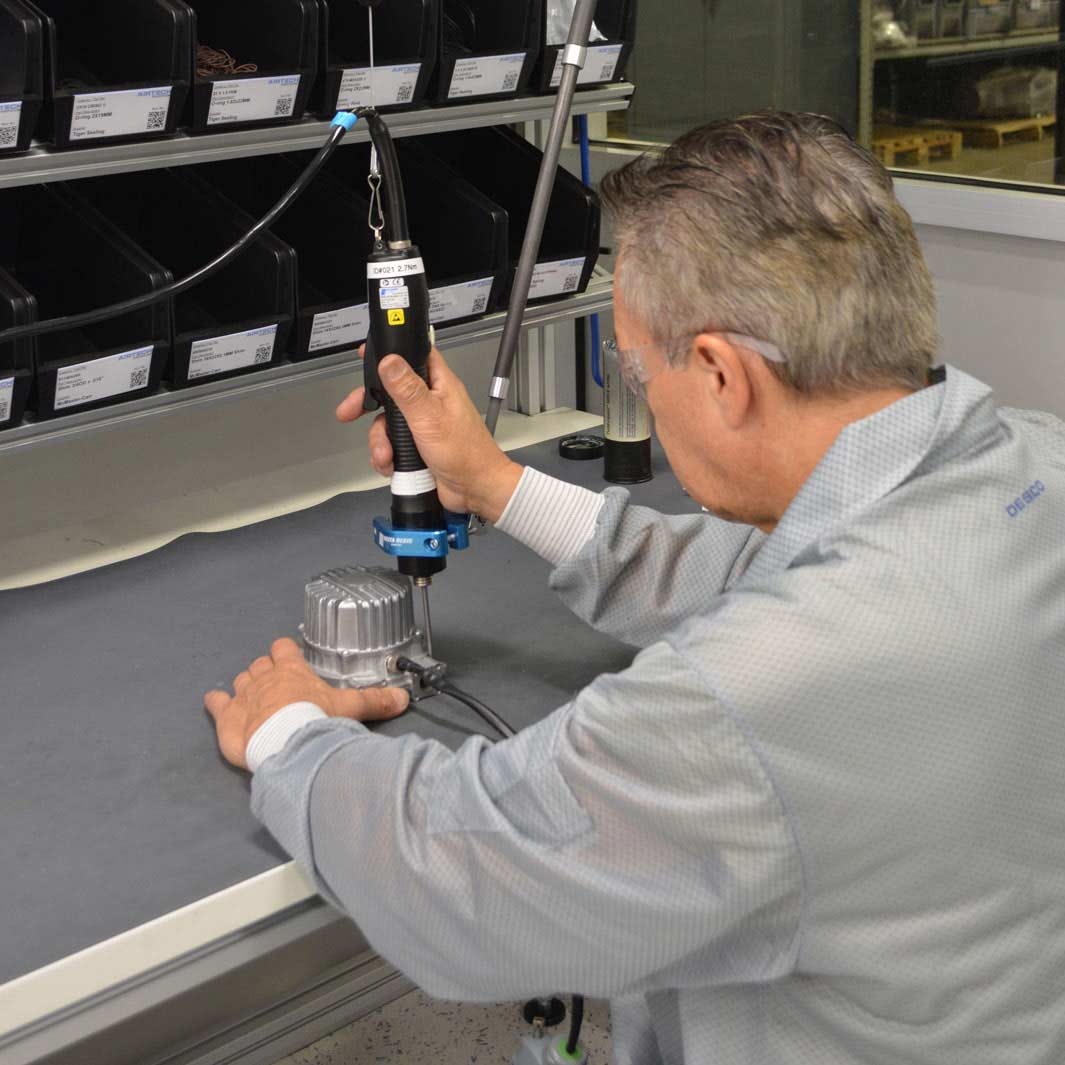 Custom Vacuum Process: Assembling (Part 5) | Airtech Vacuum